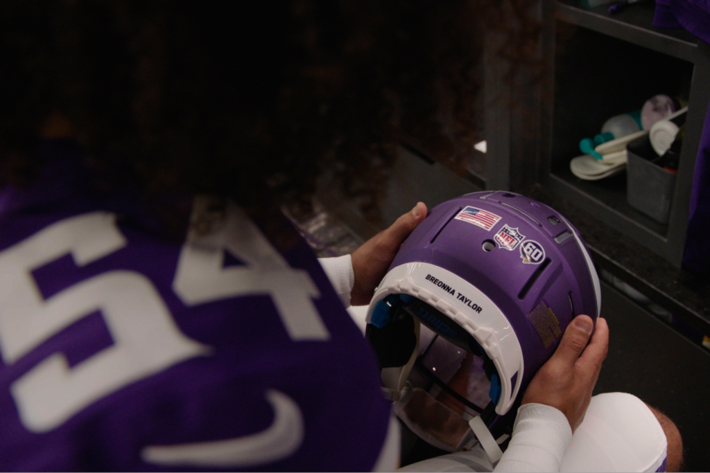 Vikings to recognize Floyd family before season opener, play 'black ...
