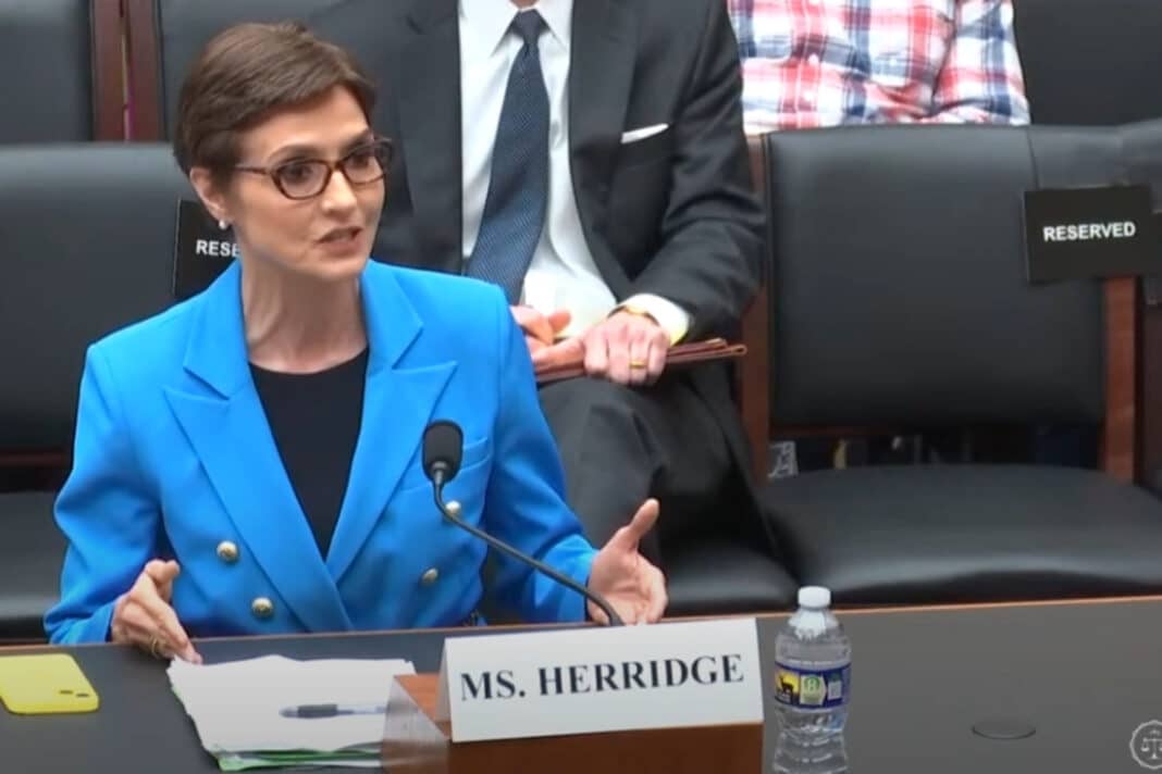 Former CBS reporter says network seized her confidential files | Alpha ...