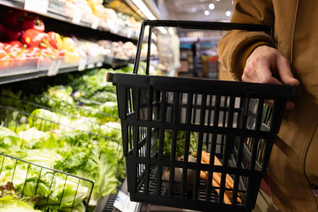 Consumer confidence tumbles amid frustration over high prices