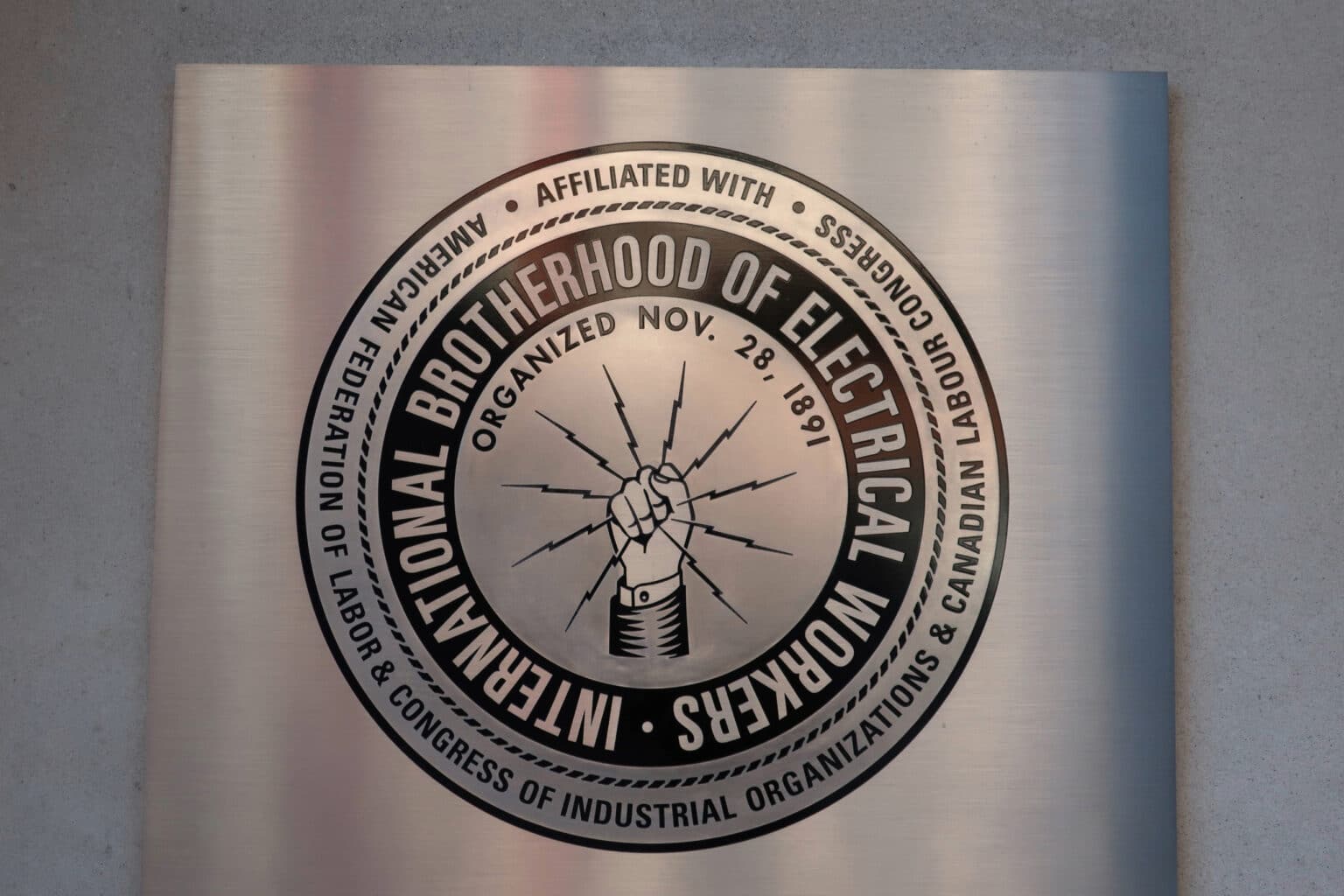 Minnesota electrical worker objects to funding union's political activity