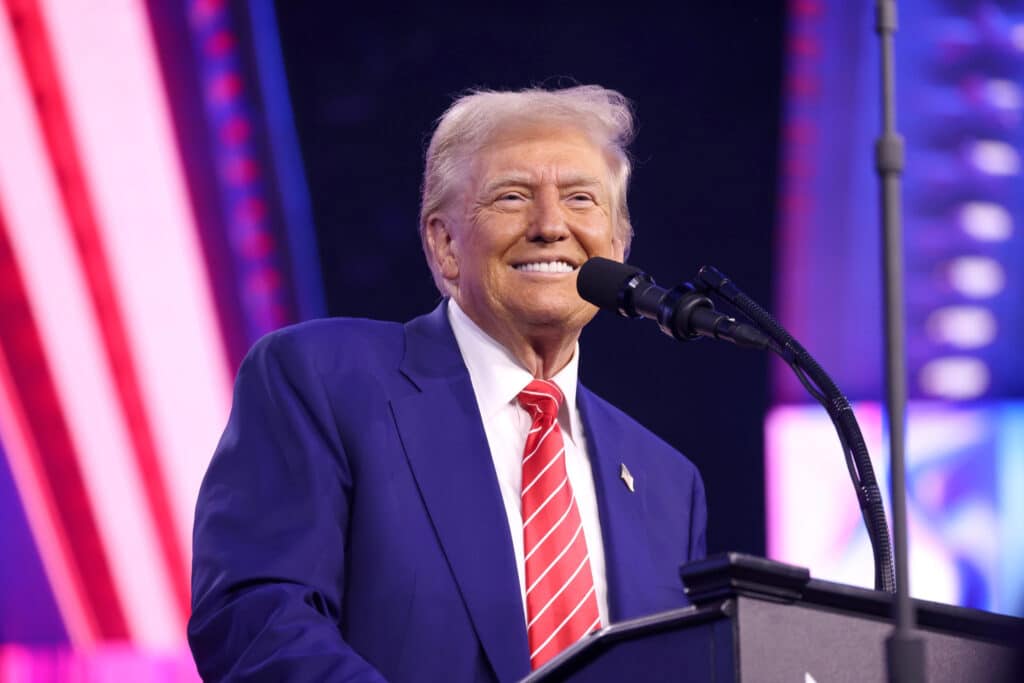 Most voters see economy as strong under Trump, new poll says | Alpha ...