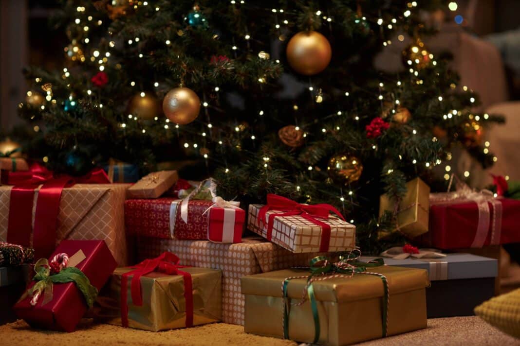 Most Americans say Christmas is the most important US holiday, poll ...